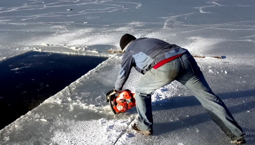 Can You Cut Ice with a Chainsaw? Exploring the Possibilities – Tools ...